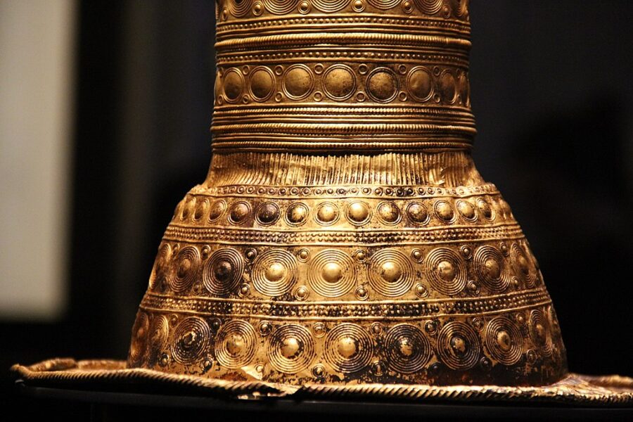 Ancient Astronomy: The Technology of the Golden Hats - The Quantum Record